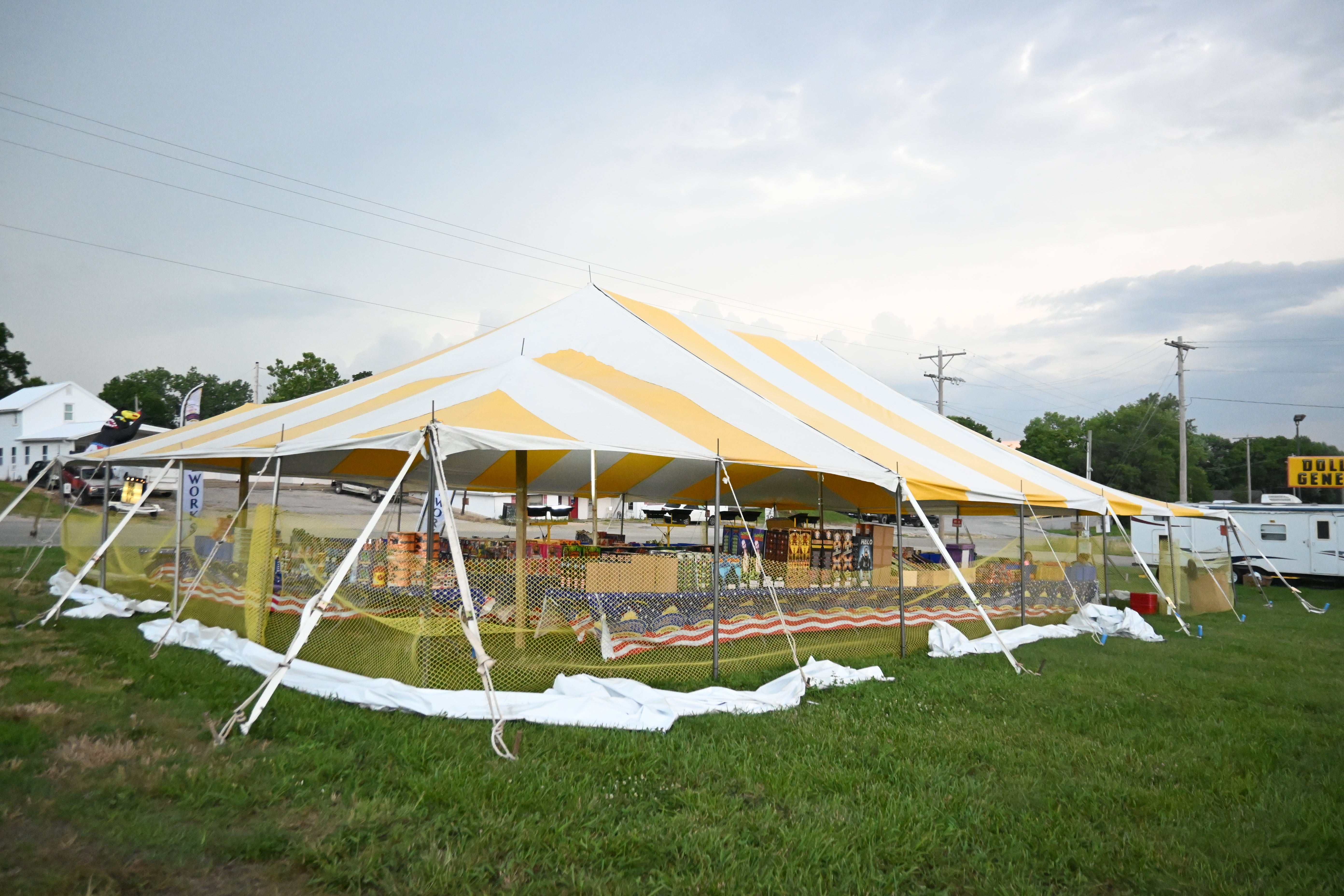 Carbondale, KS - 124 N Topeka St – Garrett's Fireworks Wholesale Store